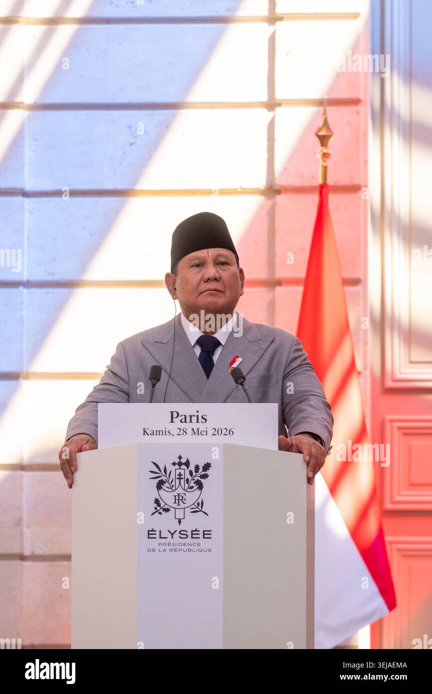 France's President Emmanuel Macron and Indonesia's President Prabowo ...