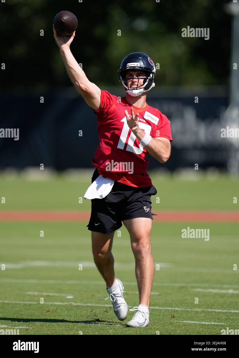 Houston Texans quarterback Davis Mills (10) throws during the NFL ...
