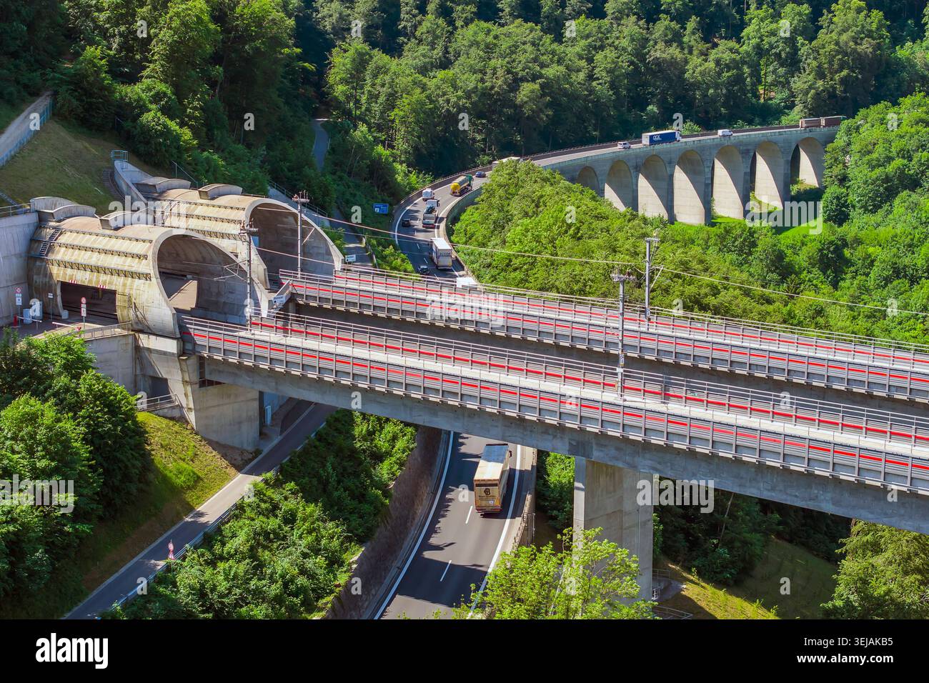 Filstalbrücke bei Mühlhausen an der Hochgeschwindigkeitsstrecke ...