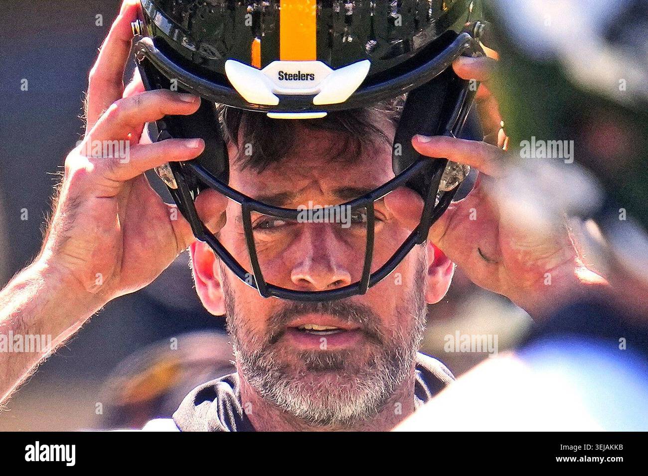 Pittsburgh Steelers quarterback Aaron Rodgers participates in the team ...