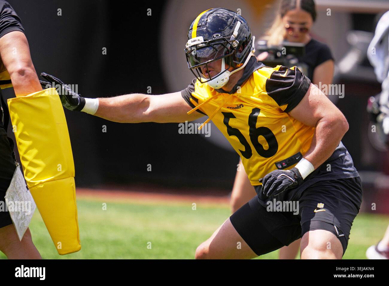 Pittsburgh Steelers linebacker Alex Highsmith (56) participates in the ...