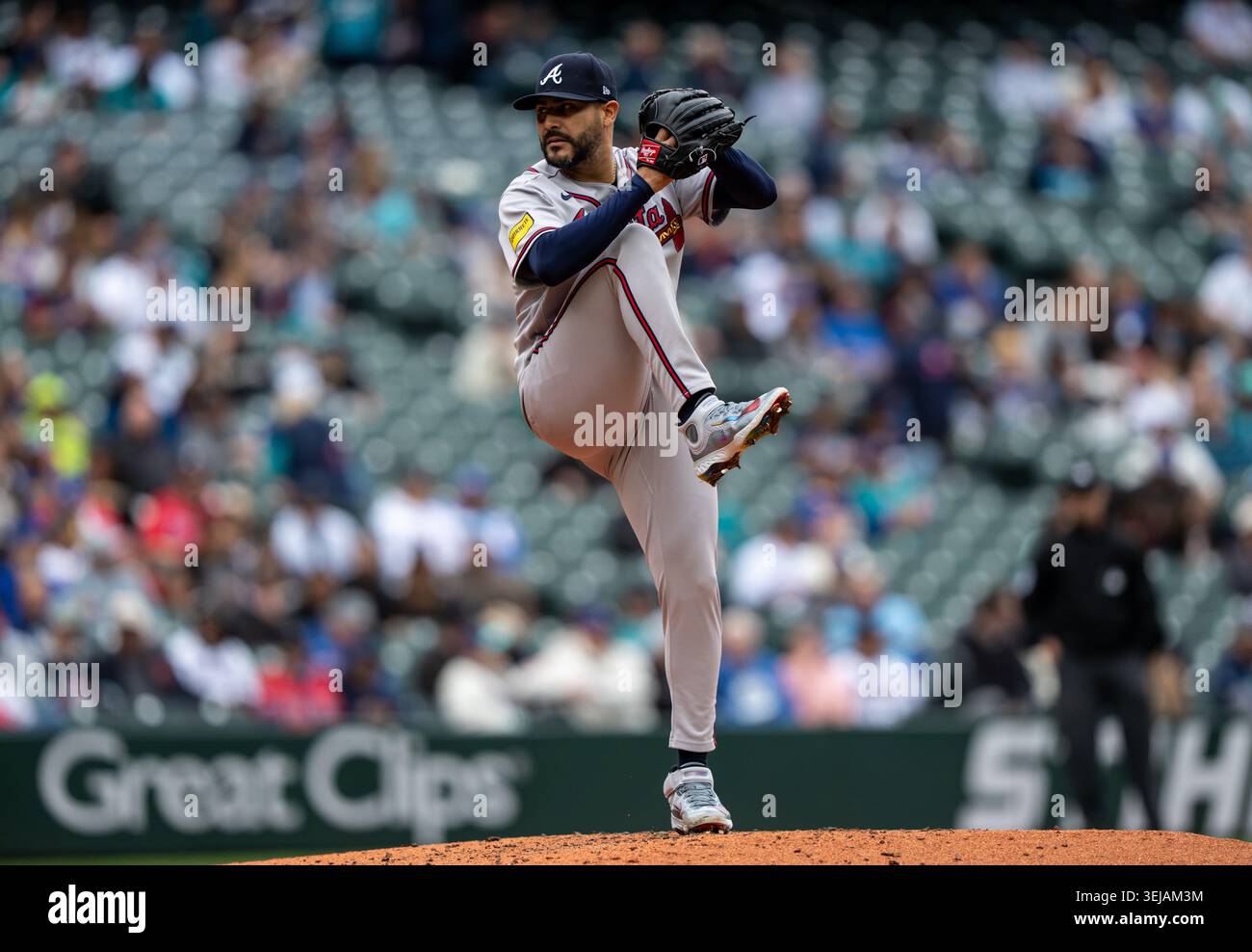 Atlanta Braves starter Martin Perez delivers a pitch during a baseball ...
