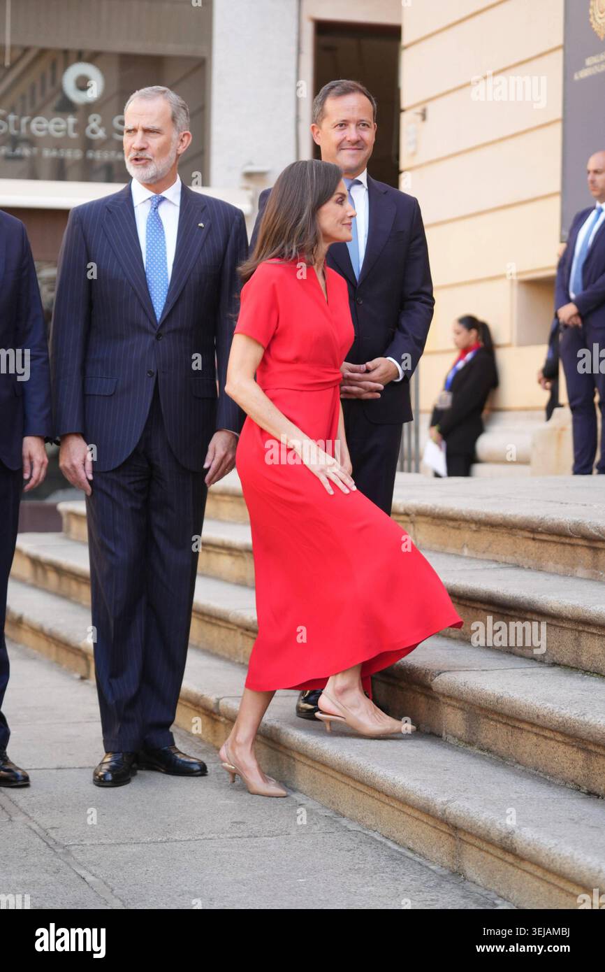 Spanish King Felipe VI and Queen Letizia during the delivery of gold ...