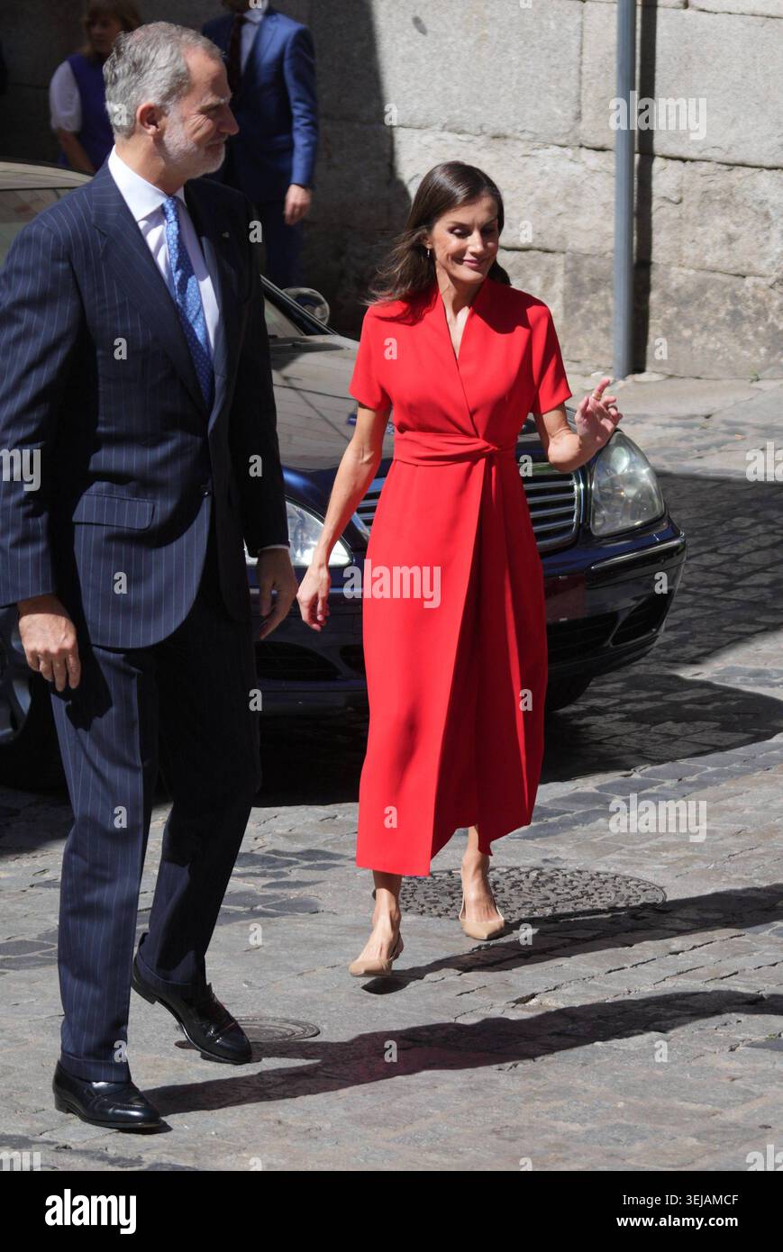 Spanish King Felipe VI and Queen Letizia during the delivery of gold ...