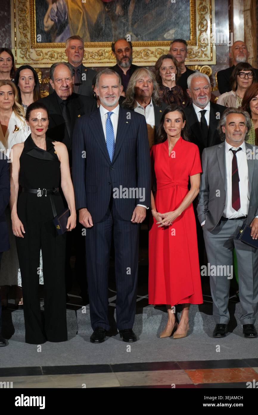 Spanish King Felipe VI and Queen Letizia during the delivery of gold ...