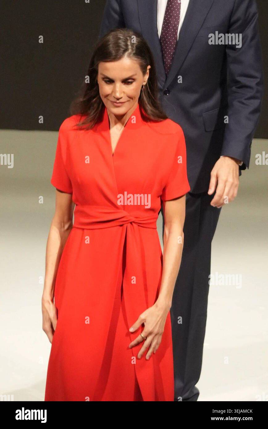 Spanish King Felipe VI and Queen Letizia during the delivery of gold ...