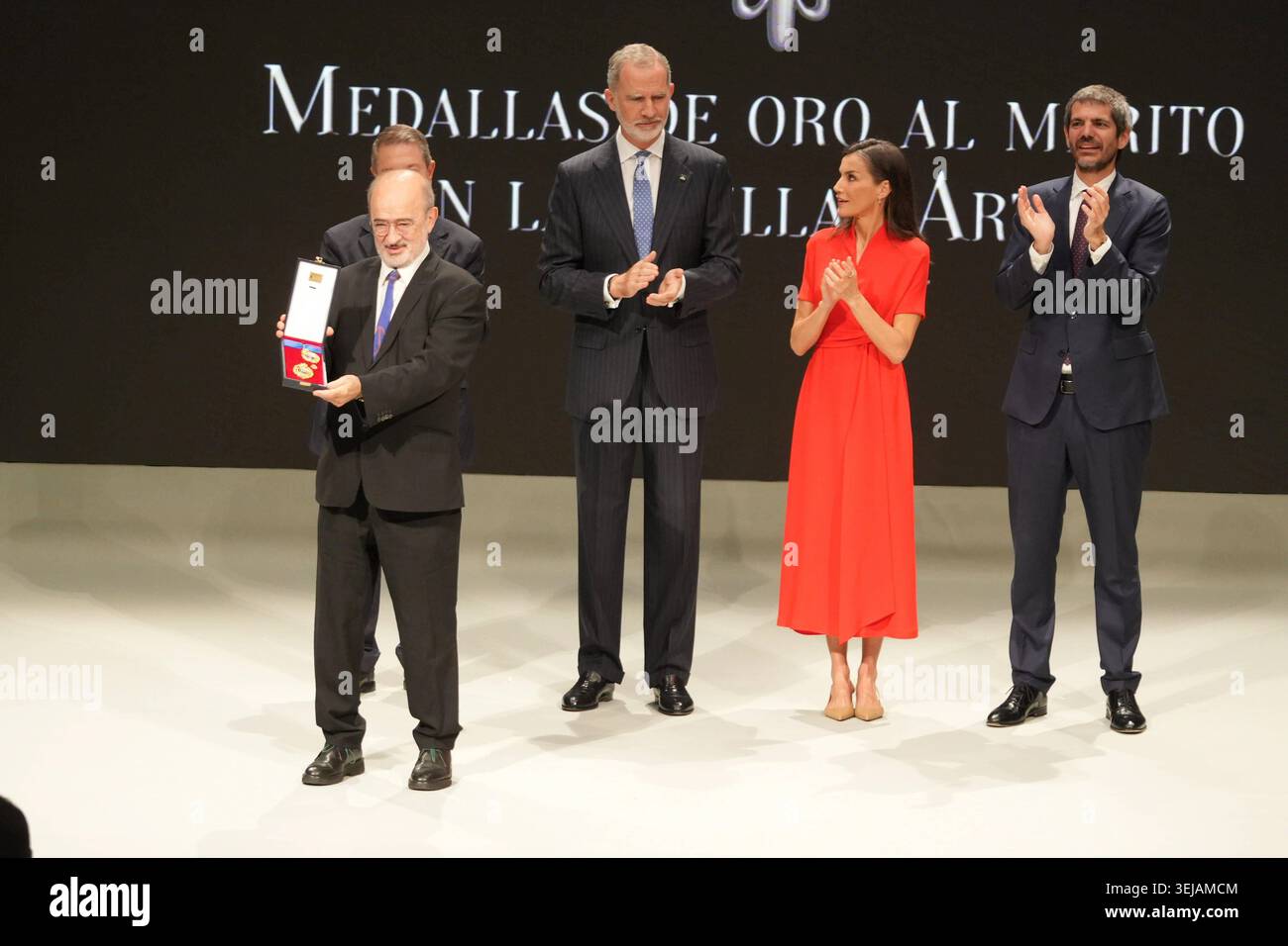 Spanish King Felipe VI and Queen Letizia during the delivery of gold ...