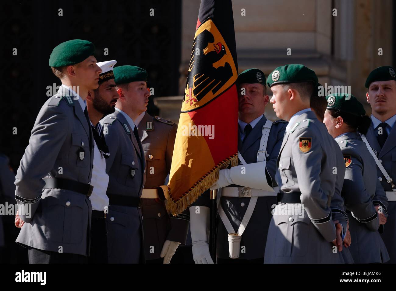 28 May 2026, Berlin: Recruits of the German Armed Forces Guard ...
