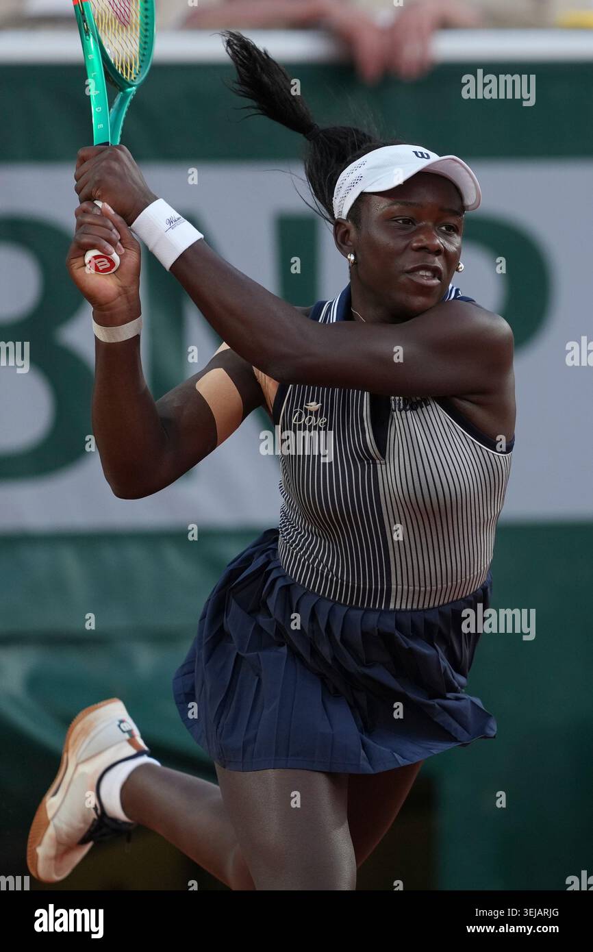 Victoria Mboko of Canada returns to Katerina Siniakova of the Czech ...