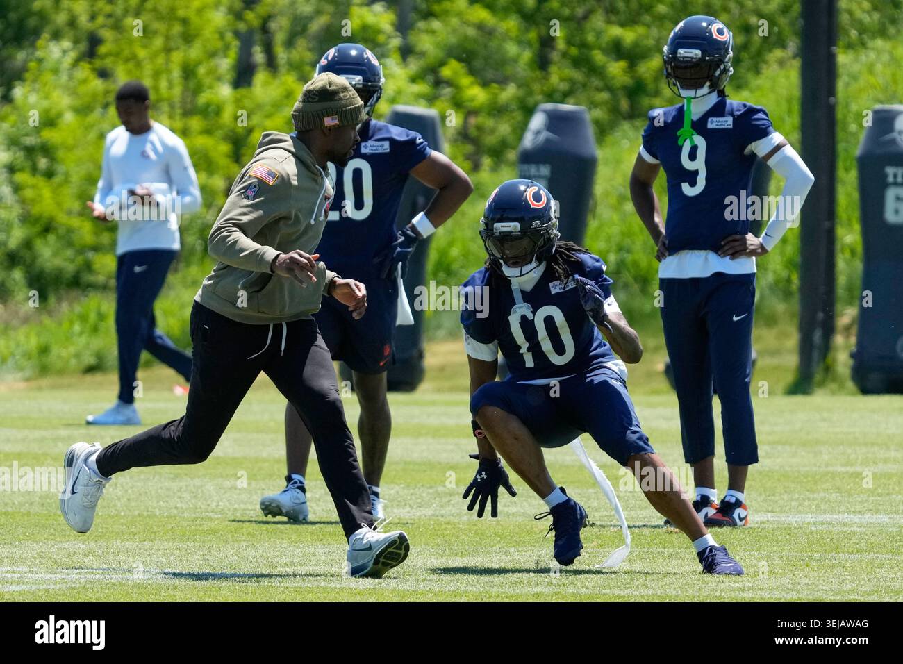Chicago Bears wide receiver Luther Burden III (10) works on the field ...