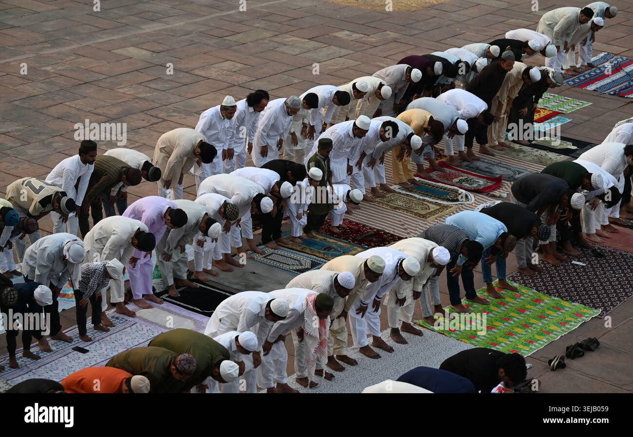 NEW DELHI, INDIA - MAY 28: Muslims offer prayer (namaz) at the historic ...