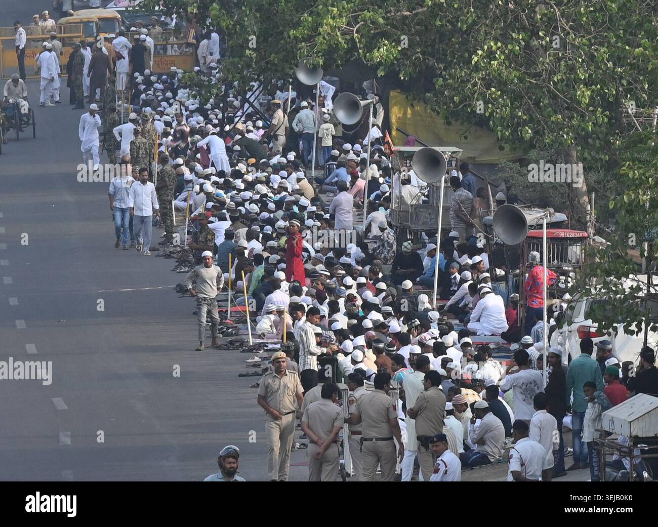NEW DELHI, INDIA - MAY 28: Muslims gather to offer prayers (namaz) at ...