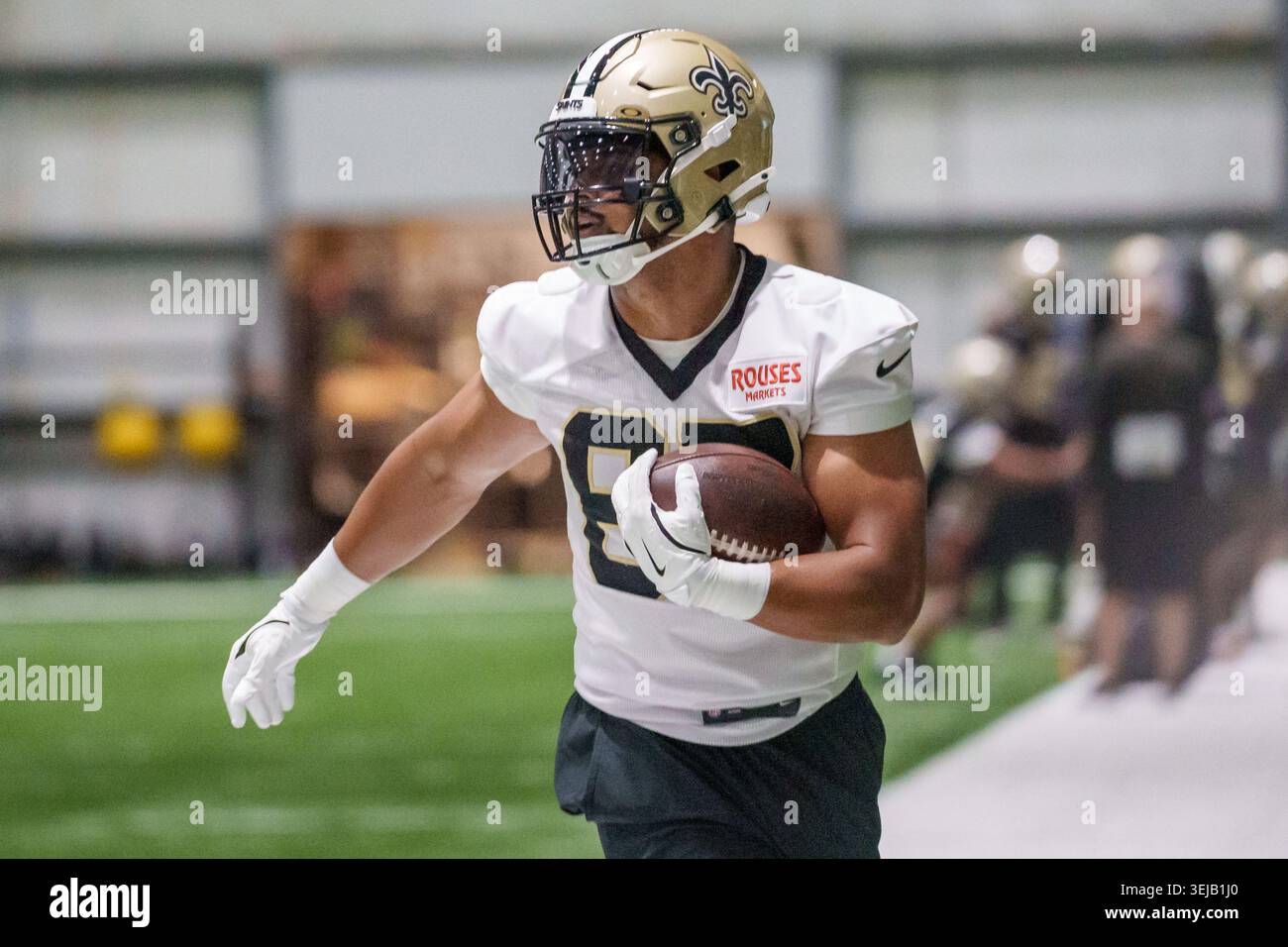 New Orleans Saints tight end Noah Fant (87) runs during the NFL ...