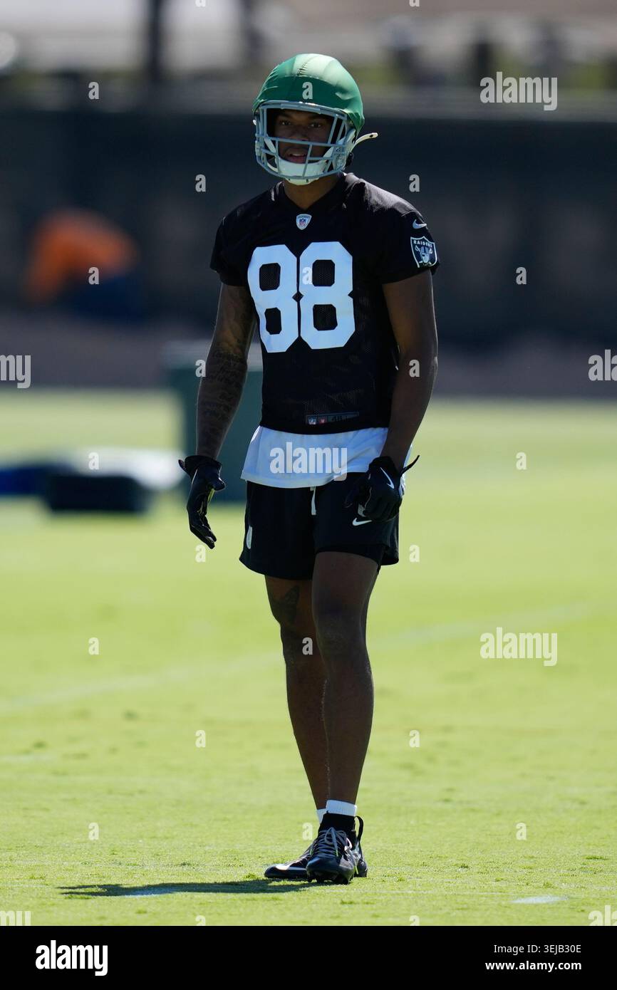 Las Vegas Raiders wide receiver E.J. Williams Jr. (88) takes part ...