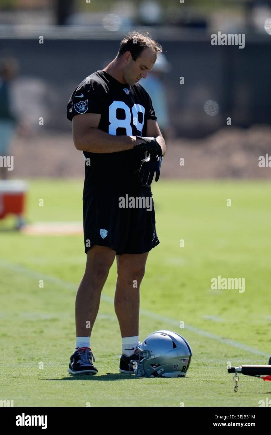 Las Vegas Raiders tight end Brock Bowers (89) takes part during the NFL ...