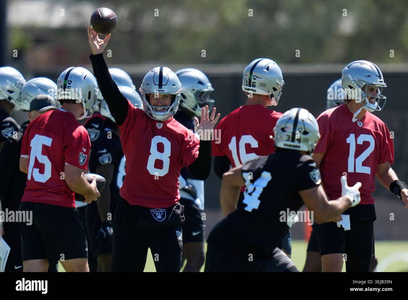 Las Vegas Raiders quarterback Kirk Cousins throws during the NFL ...