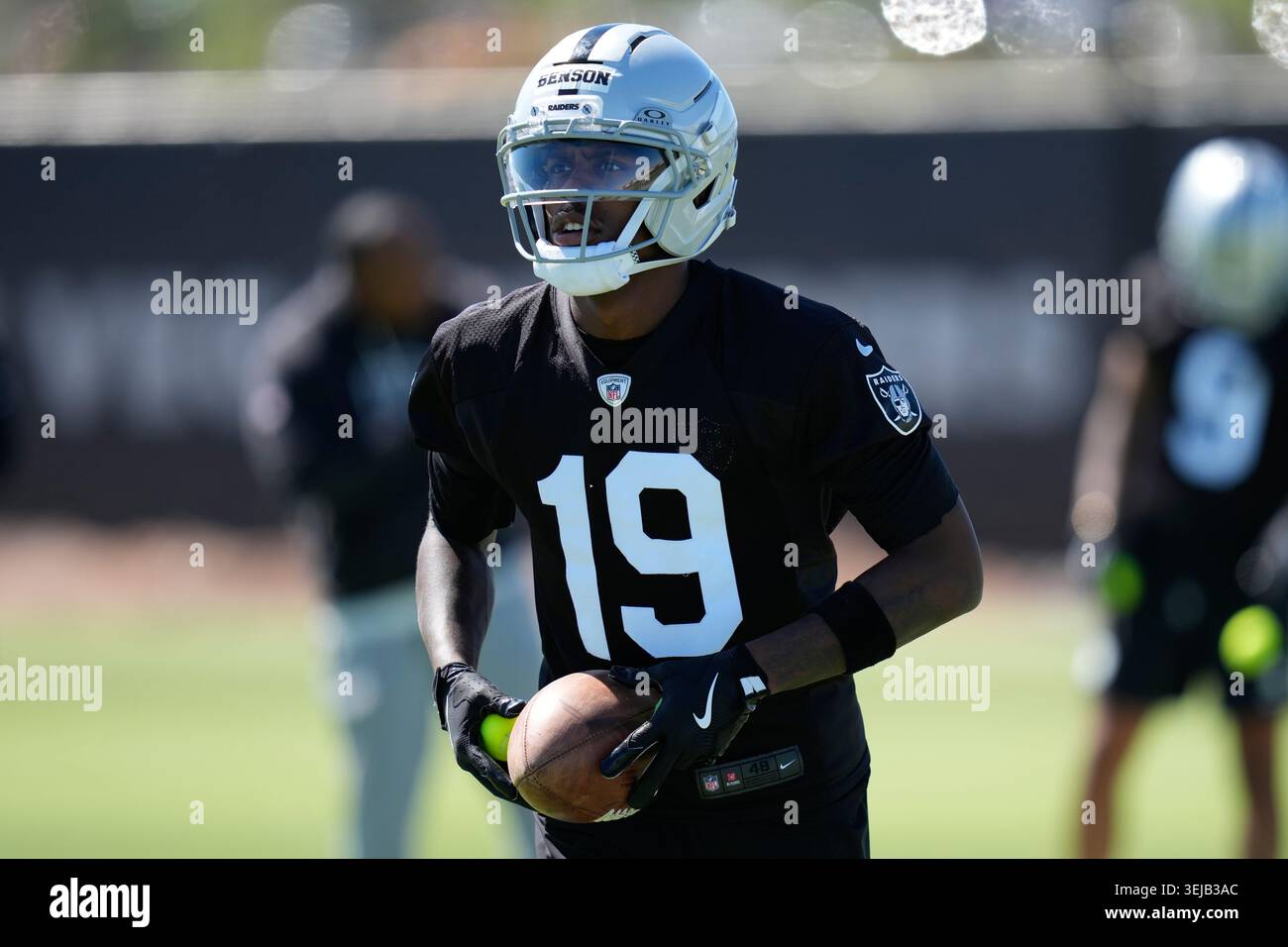 Las Vegas Raiders wide receiver Malik Benson (19) takes part during the ...