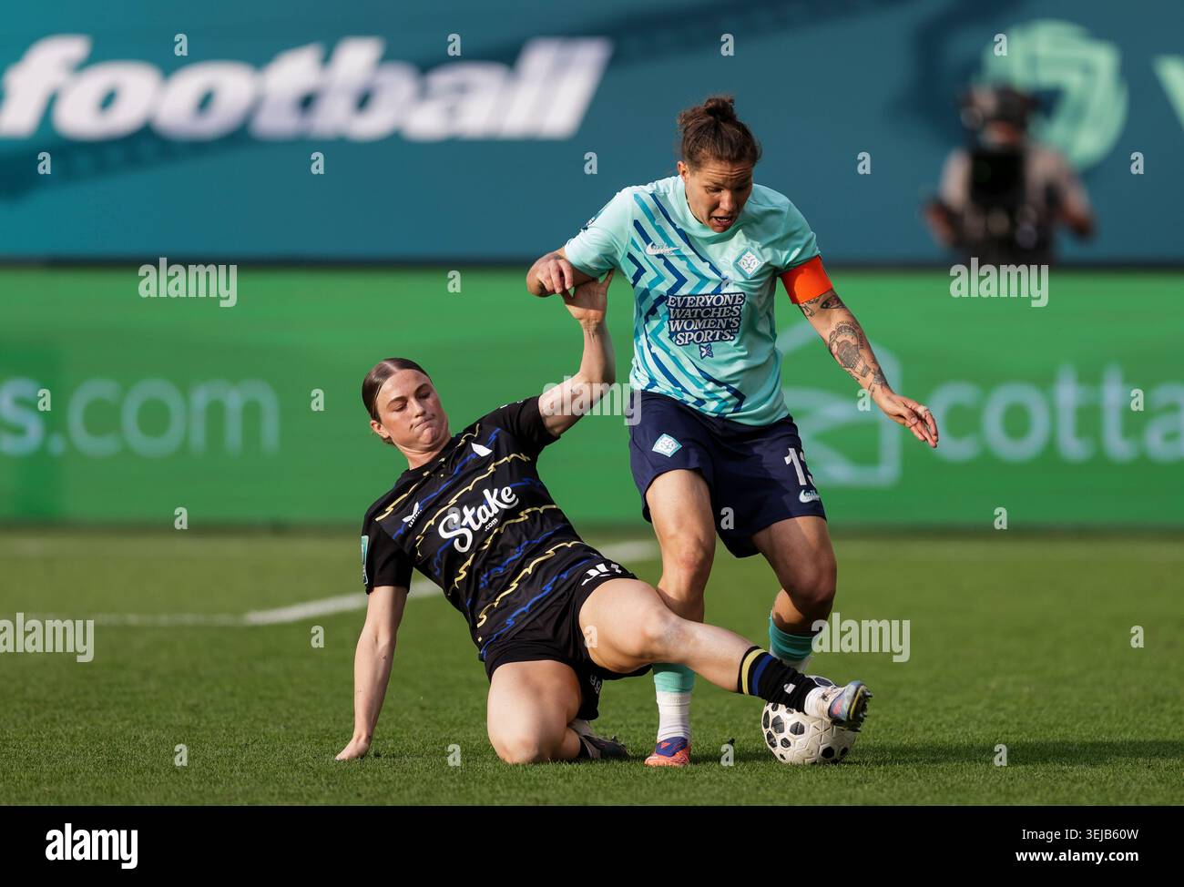 London City Lionesses' Elena Linari and Everton's Ruby Mace (left ...