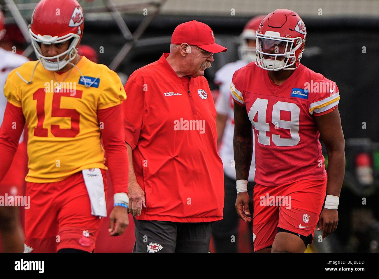 Kansas City Chiefs head coach Andy Reid talks to tight end Tre Watson ...