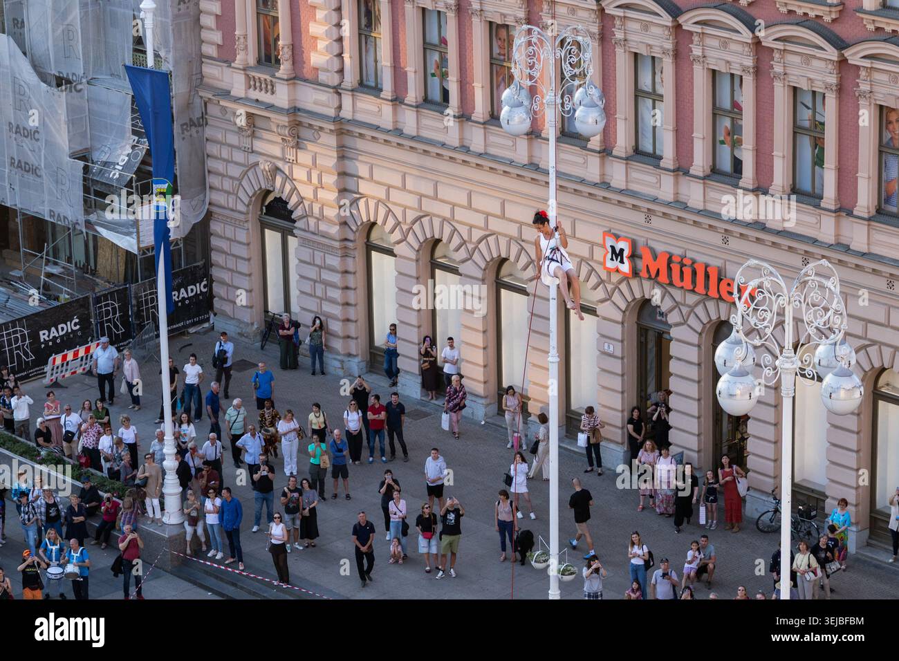As part of the Cest is the best street festival, girl Antonia Gasparov ...