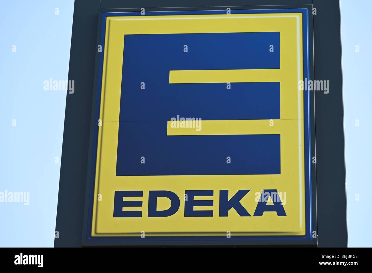 Firmenlogo von EDEKA, Feature, Symbolfoto, Randmotiv, am 27.05.2026 in ...