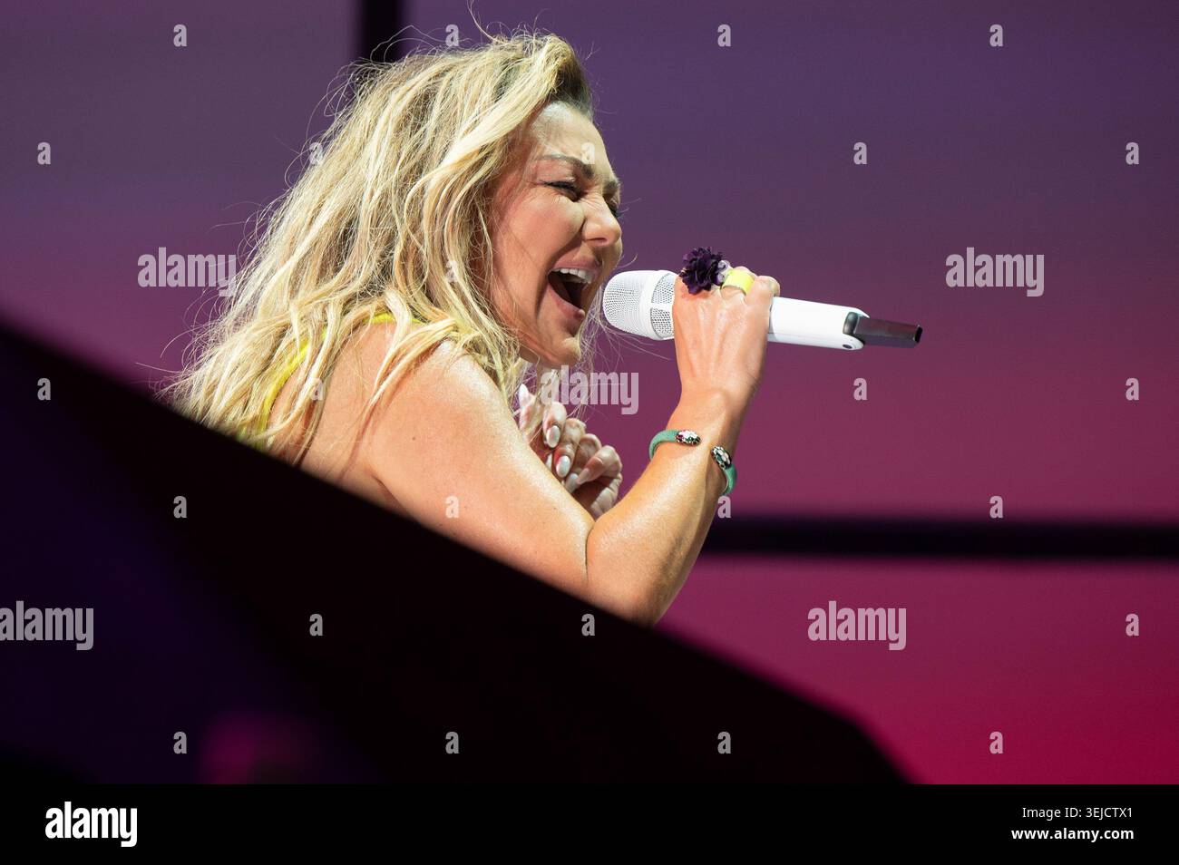 Singer of the group 'La Oreja de Van Gogh', Amaia Montero performs ...