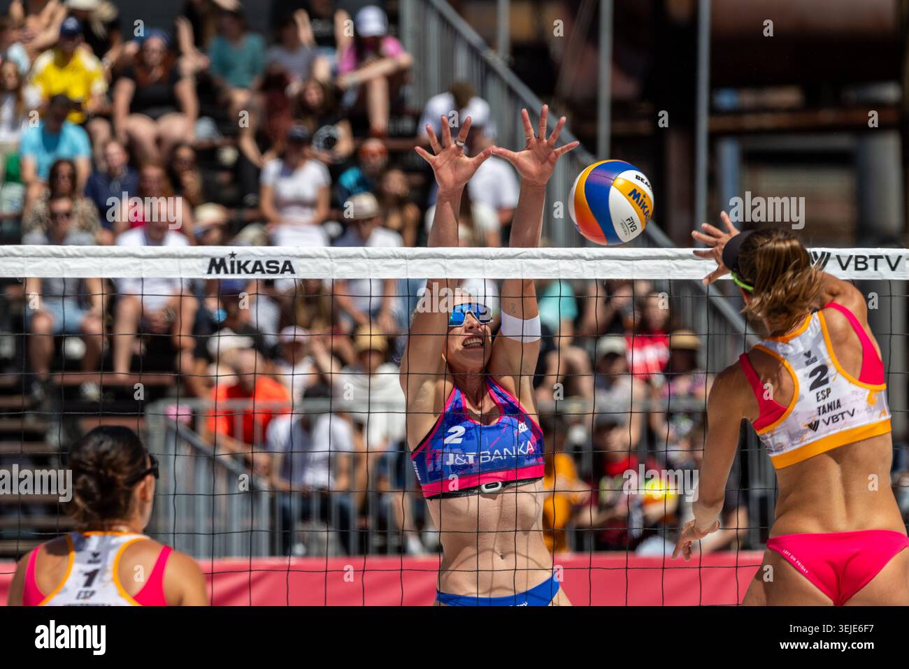 Ostrava, Czech Republic. 29th May, 2026. L-R Sofia Izuzquiza Corulla ...