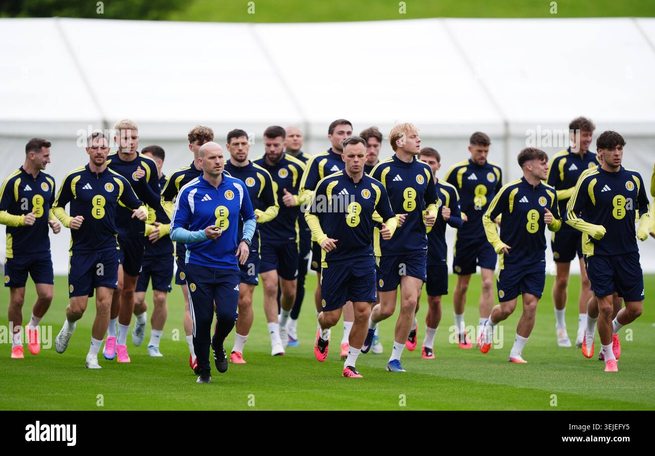 Scotland'sLawrence Shankland and players during a training session at ...