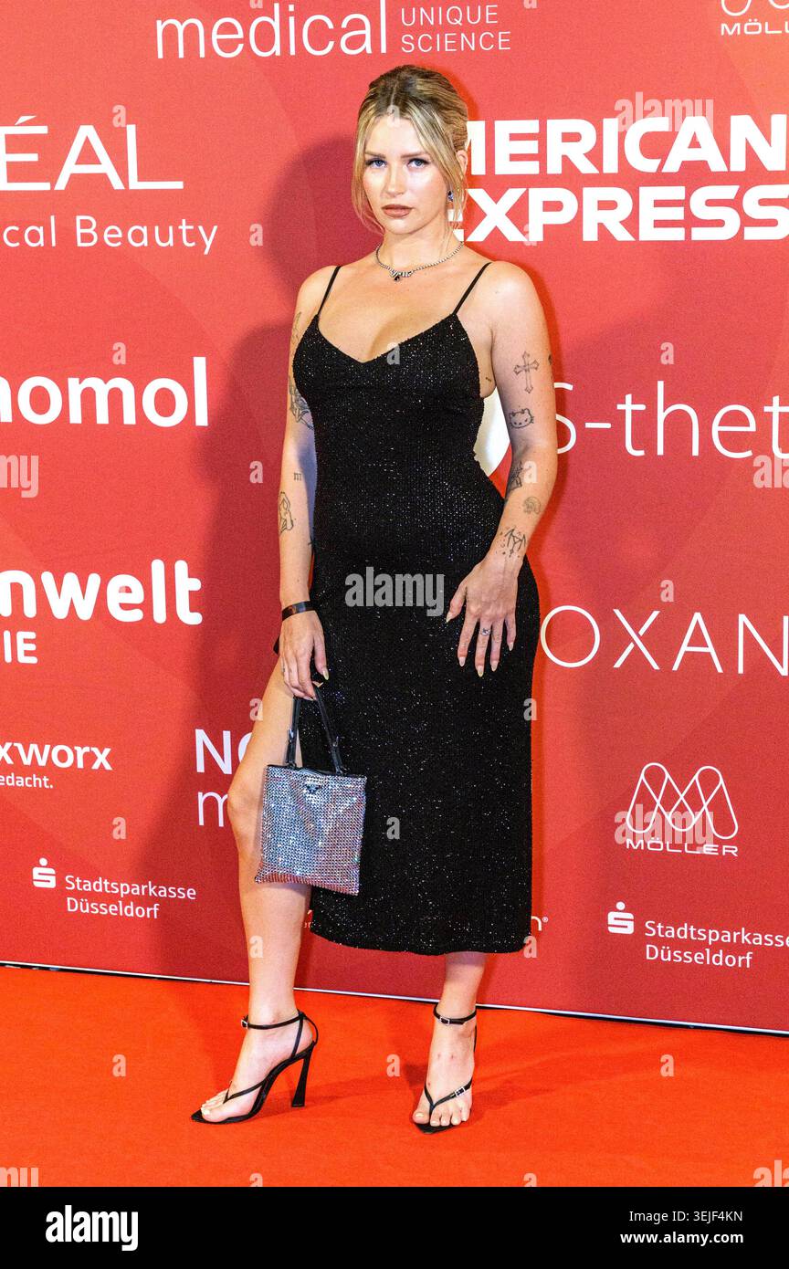 Lottie Moss at the 2nd Charity Gala in support of the Umbrella ...