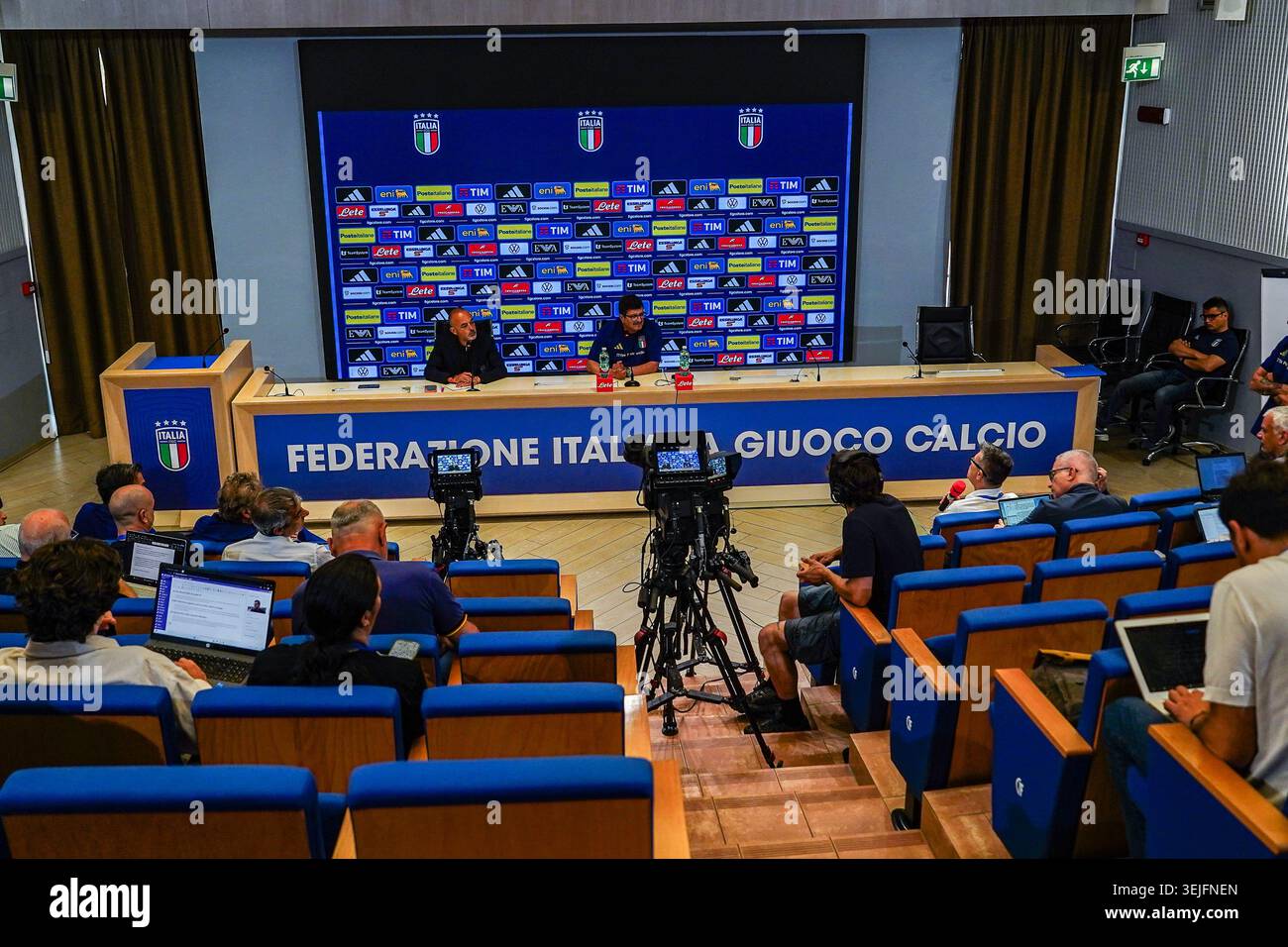 The head coach Silvio Baldini gestures during the Italia team press ...