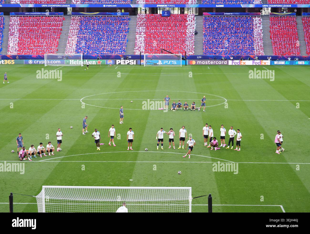 Paris Saint Germain players during a training session at the Puskas ...