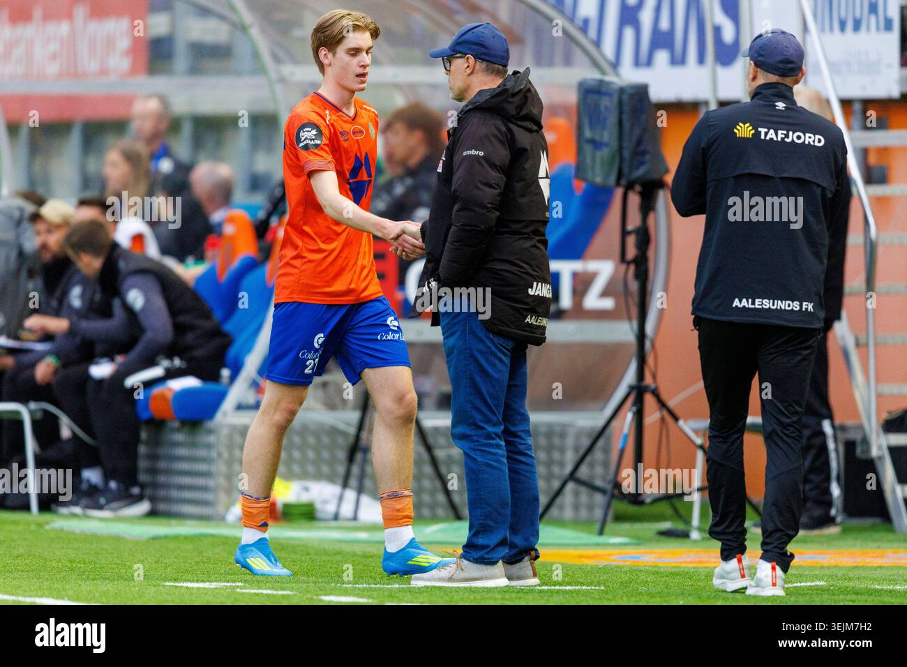 Ålesund 20260529. Aalesund coach Kjetil Rekdal replaces goal scorer ...