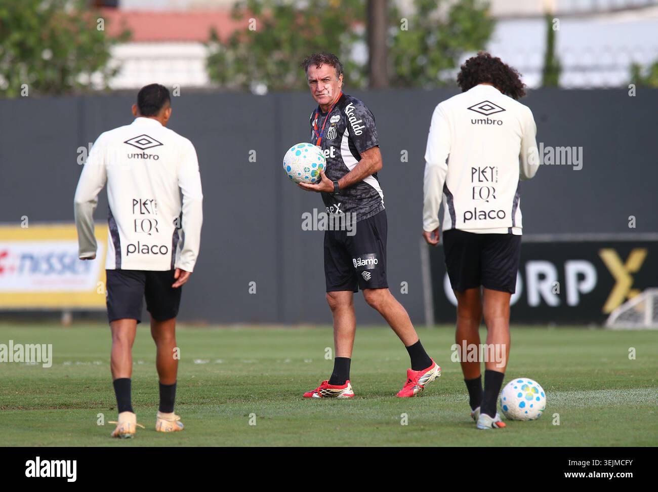 SP - SANTOS - 05/29/2026 - SANTOS, TRAINING - Cuca, Santos' coach ...