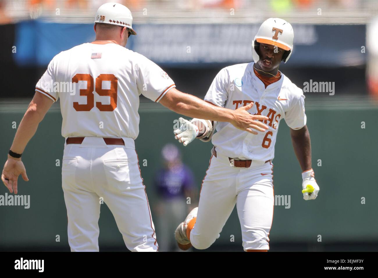 Texas left fielder Anthony Pack Jr. (6) celebrates a home run against ...
