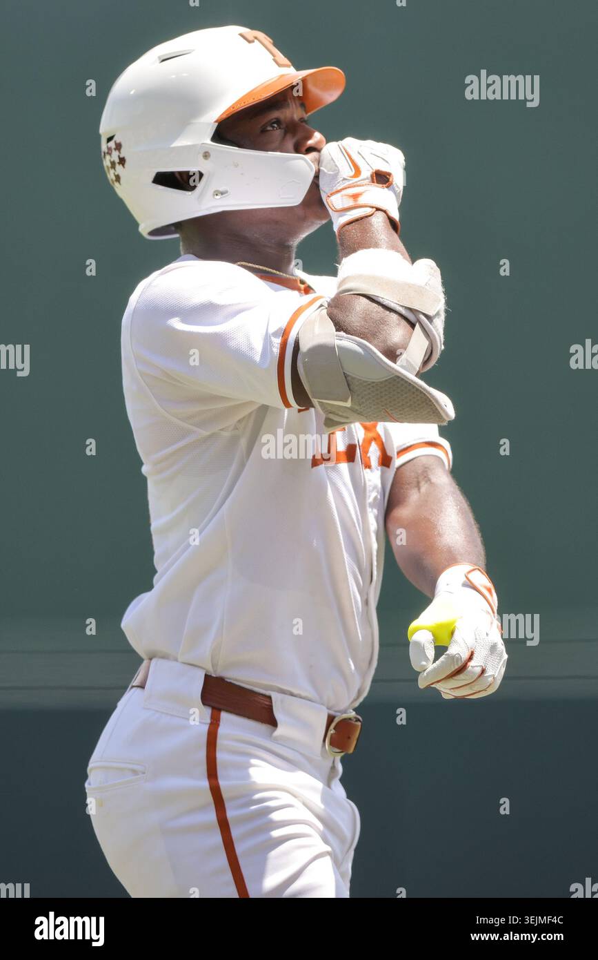 Texas left fielder Anthony Pack Jr. (6) celebrates a home run against ...