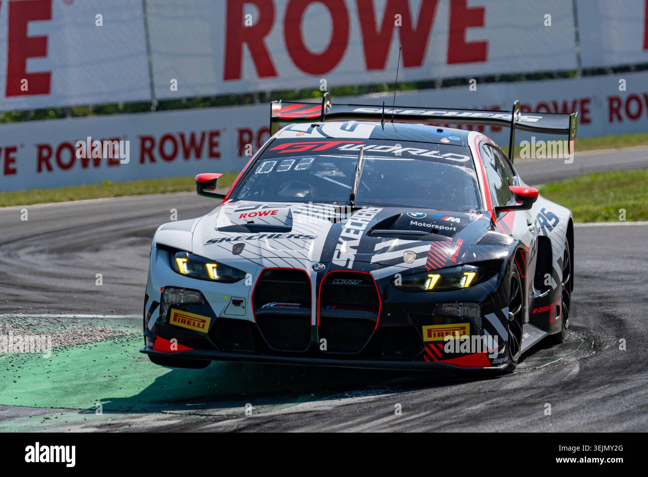 Kelvin VAN DER LINDE, Jordan PEPPER and Charles WEERTS driving the (#32 ...