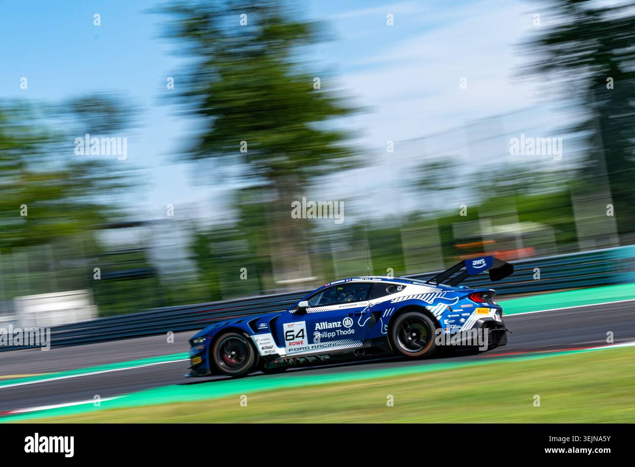 IPA85170945 - Arjun MAINI, Fabio SCHERER and Thomas DROUET driving the ...