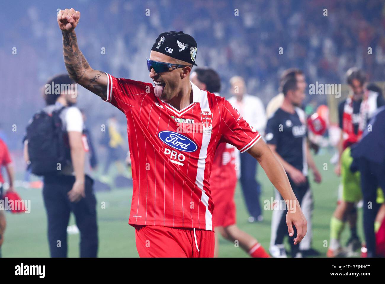 Dany Mota celebrates the Serie A promotion during the Serie B match ...