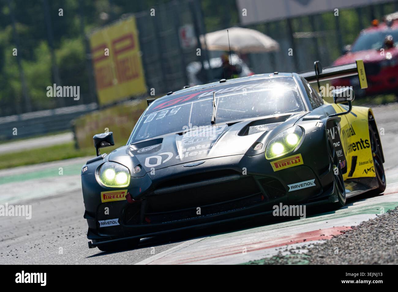 IPA85171267 - Henrique CHAVES, Christian KROGNES and Jamie DAY driving ...