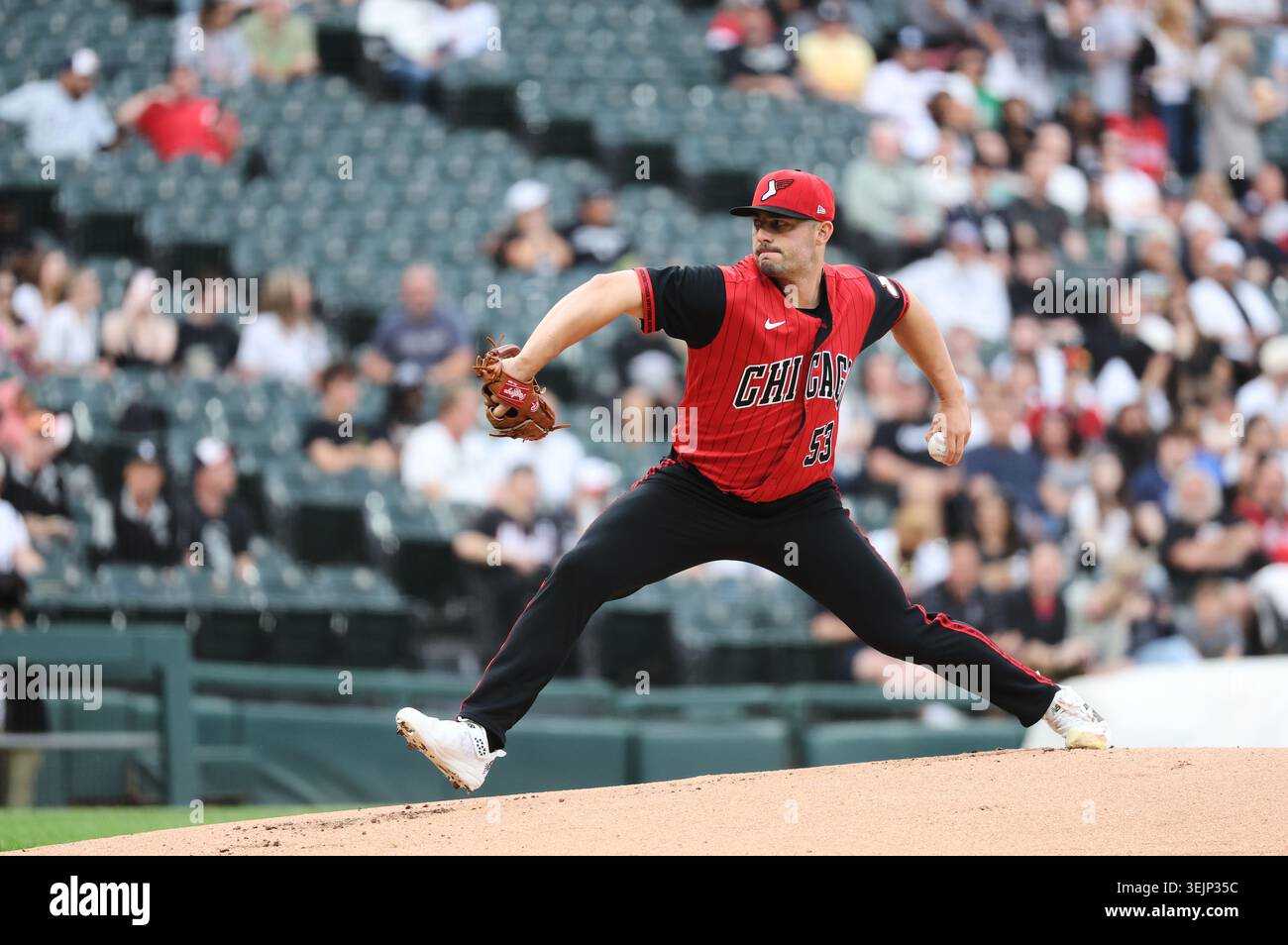 Chicago White Sox starting pitcher Brandon Eisert throws against the ...