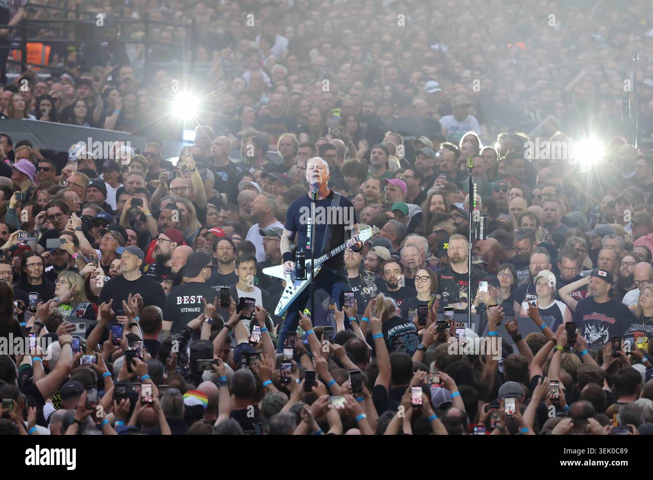 30.05.2026, Metallica im Konzert live im Olympiastadion, Berlin, Sänger ...