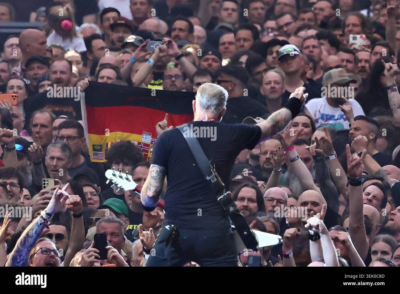 30.05.2026, Metallica im Konzert live im Olympiastadion, Berlin, Sänger ...