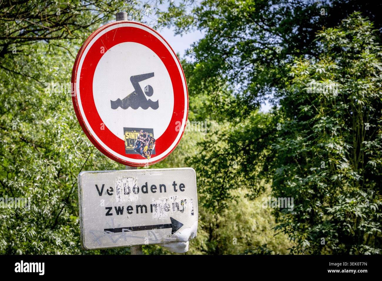 BREDA - No swimming sign ROBIN UTRECHT /ANP netherlands out - belgium ...