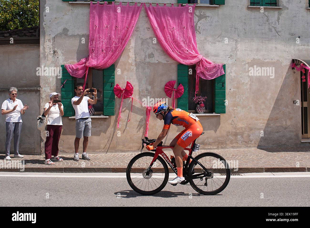 Italy’s Sara Luccon of Top Girls Fassa Bortolo’s during Stage 2 of the ...