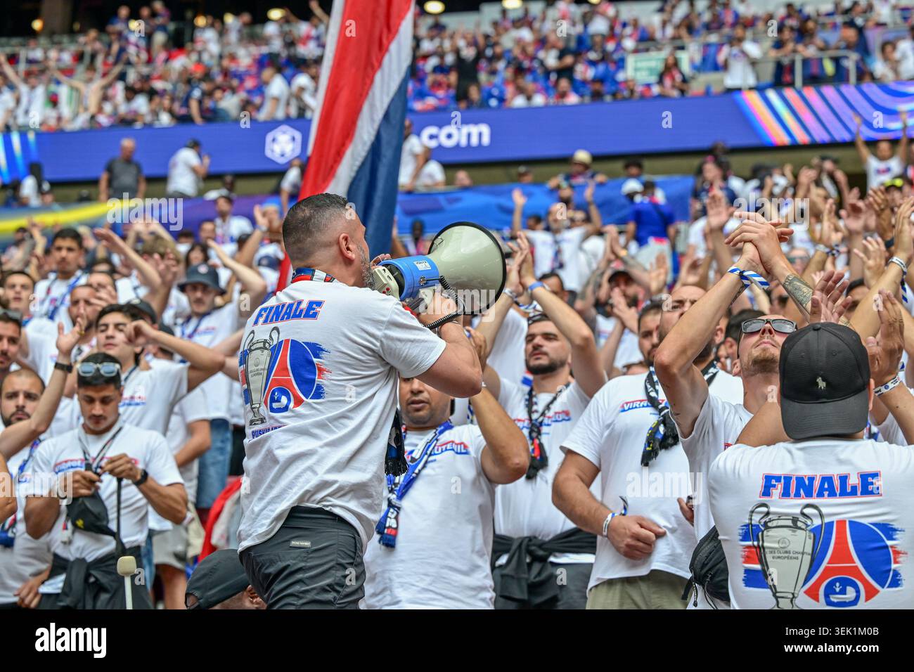 Budapest, Hungary. 30th, May 2026. Football fans of Paris Saint-Germain ...