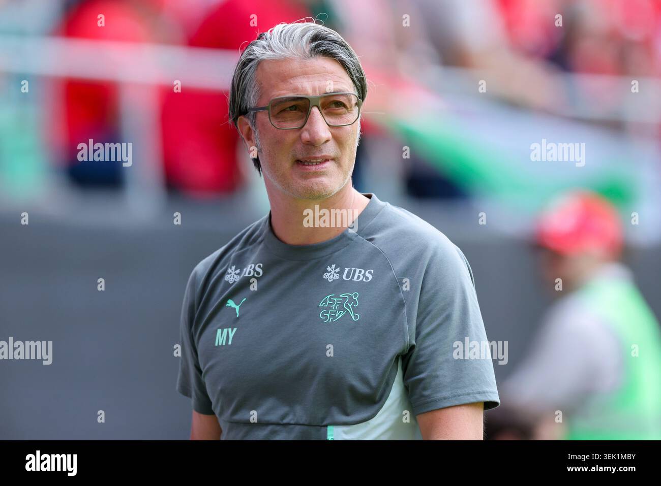 Nationaltrainer Murat Yakin (Switzerland) schaut, International ...