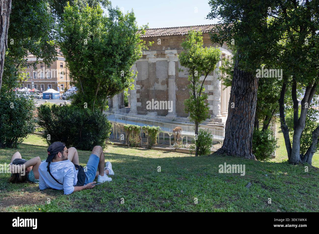 IPA85209707 - Tourists in the shade near the Mouth of Truth in Rome ...