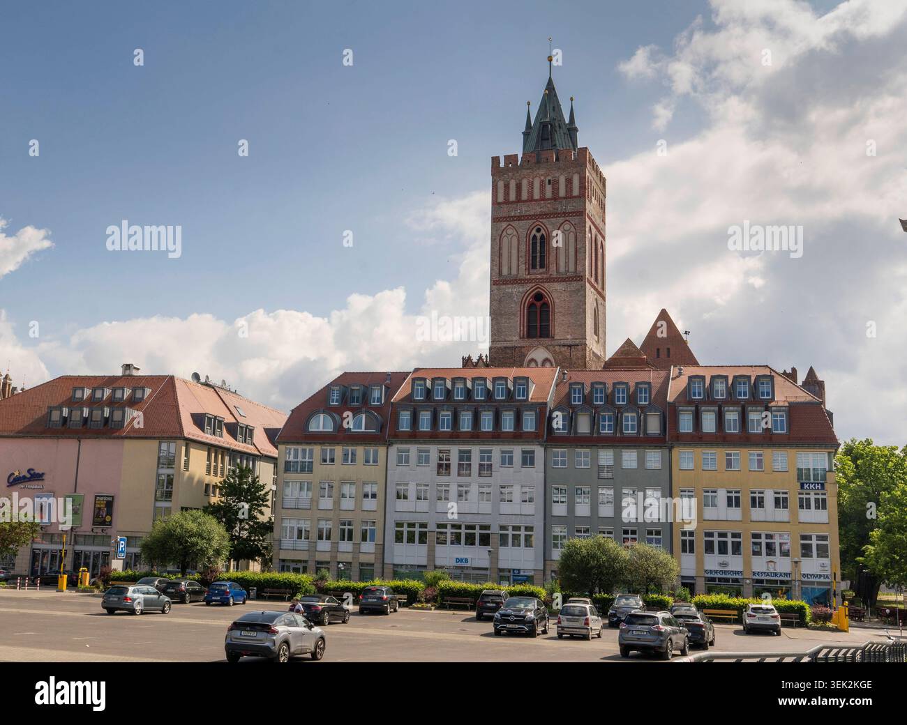 Der Turm der St.-Marien-Kirche in Frankfurt Oder. *** The tower of St ...