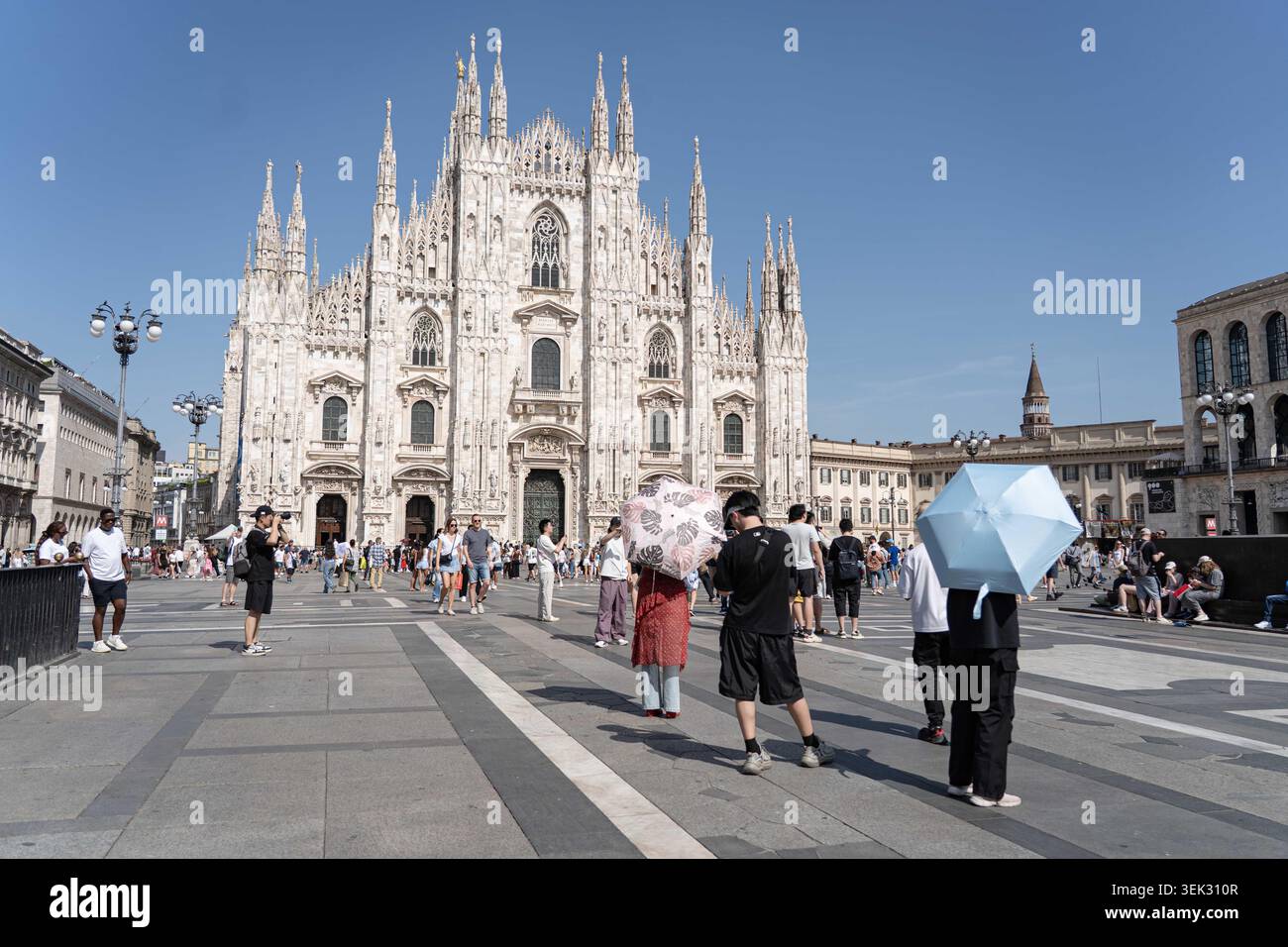 IPA85217149 - Milan, 05/31/26, Tourists, good weather and warm weather ...