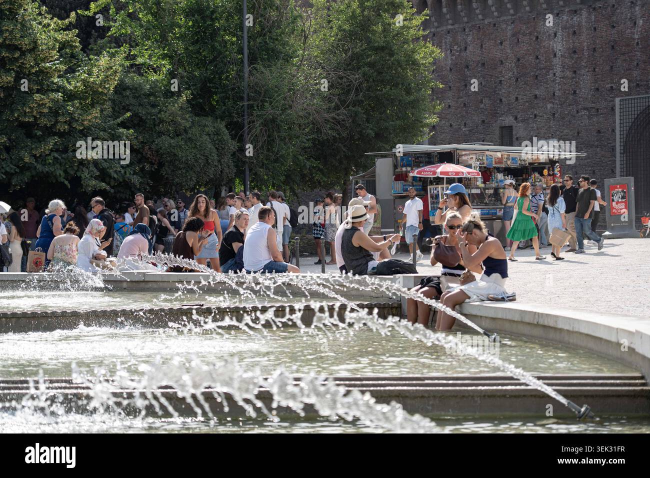 IPA85217167 - Milan, 31/05/26, tourists, good weather and hot weather ...